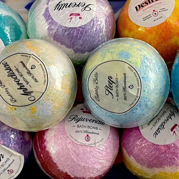Bubbly Belle | Bath & Body | 2x Assorted Bubbly Belle Bath Bombs | Poshmark